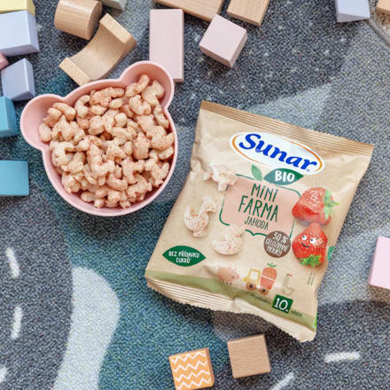 Sunar BIO dětské křupky mini farma s příchutí jahoda, 18 g | dm.cz