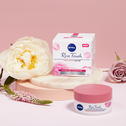 NIVEA Rose Touch gel-cremă hidratantă, 50 ml | dm.ro