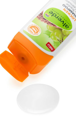 alverde NATURKOSMETIK Shampoo Locken Bio-Traube, Bio-Leinsamen, 200 ml ...